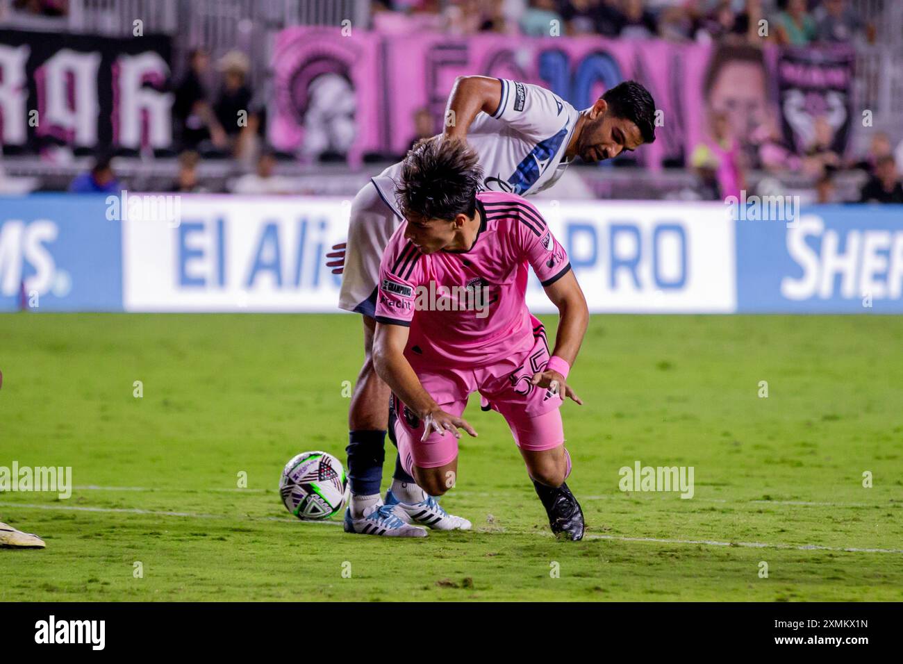 Lionel messi inter miami crowd hi-res stock photography and images - Alamy