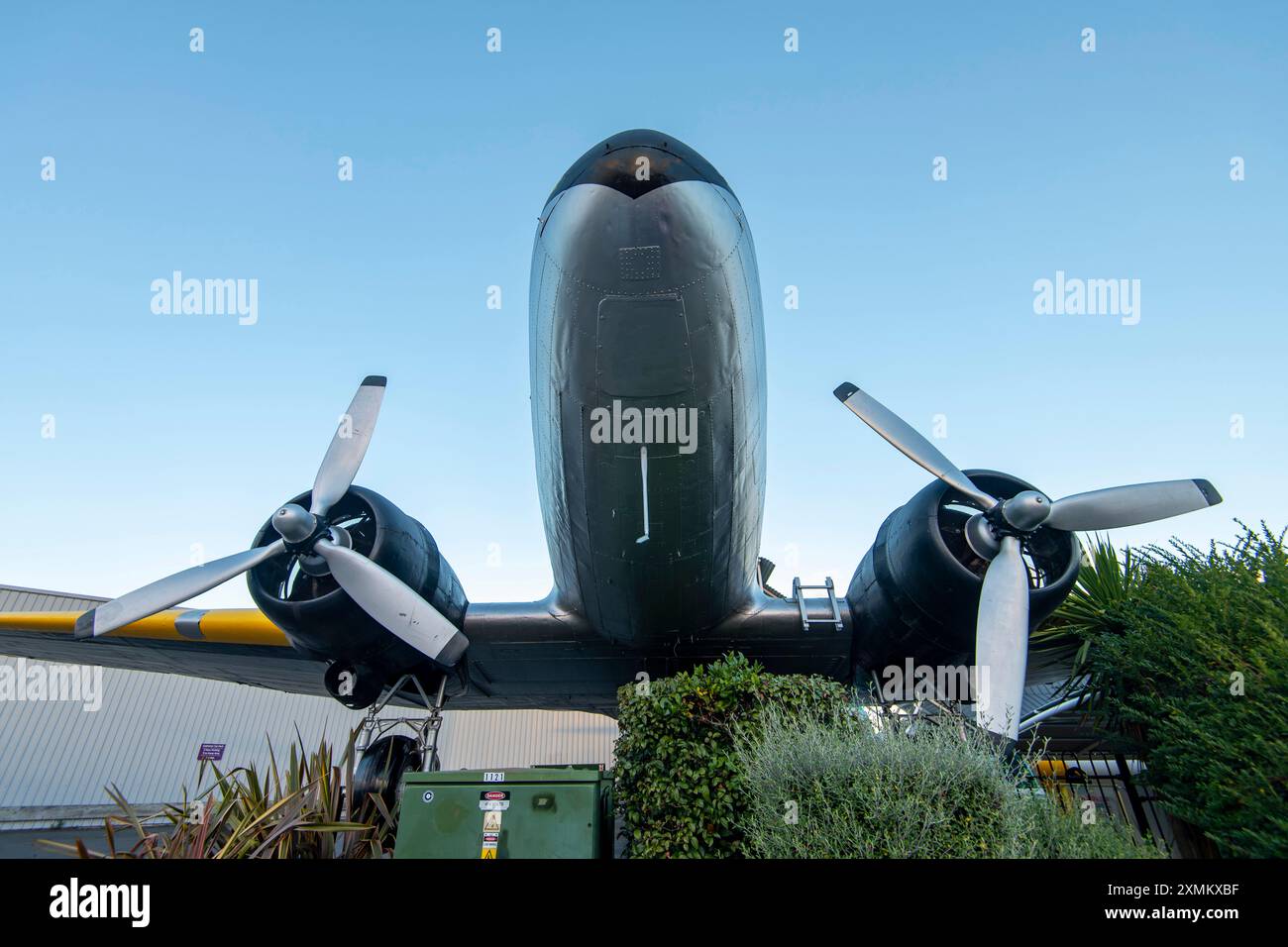Douglas dc 3 cockpit hi-res stock photography and images - Alamy