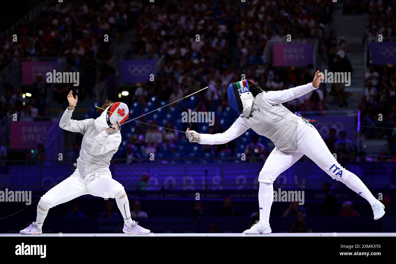 Paris, France. 28th July, 2024. Eleanor Harvey (L) of Canada competes ...