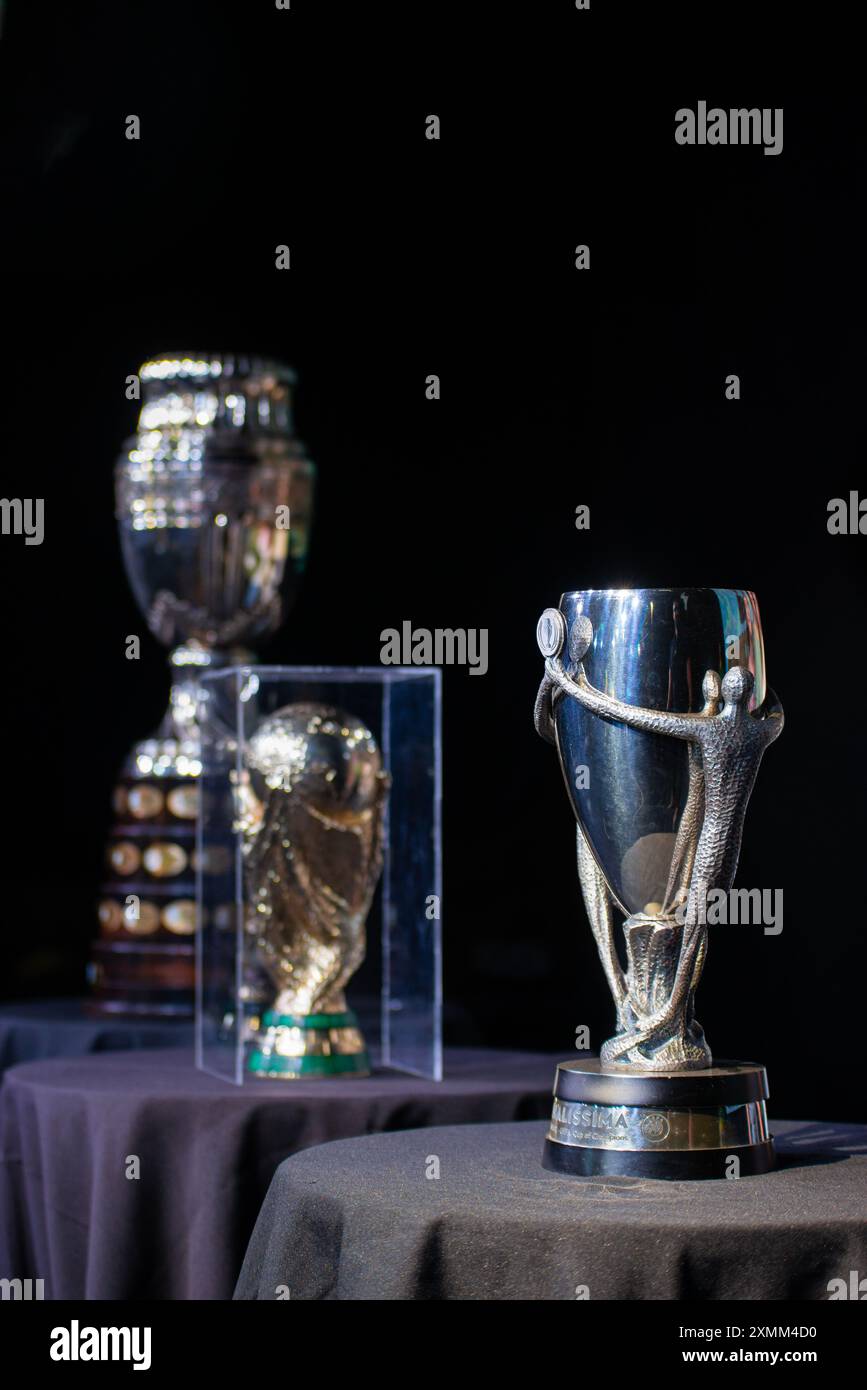 Lionel messi copa america trophy hi-res stock photography and images ...