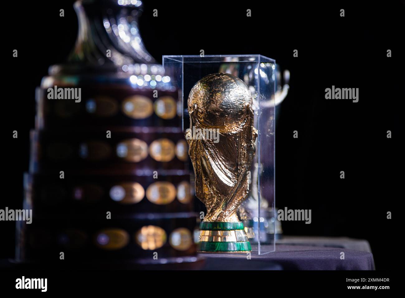 Lionel messi copa america trophy hi-res stock photography and images ...