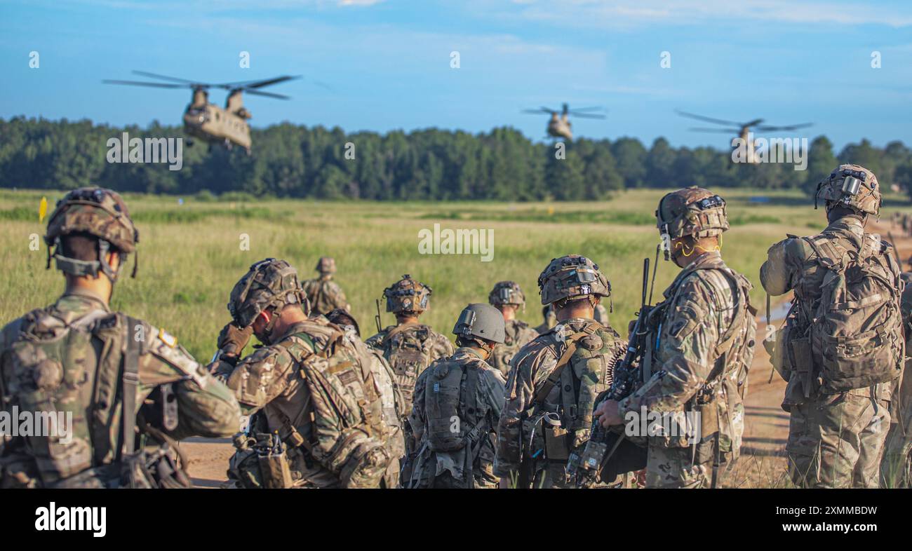 Florida Army National Guard (FLARNG) Soldiers with 2nd Battalion, 124th ...