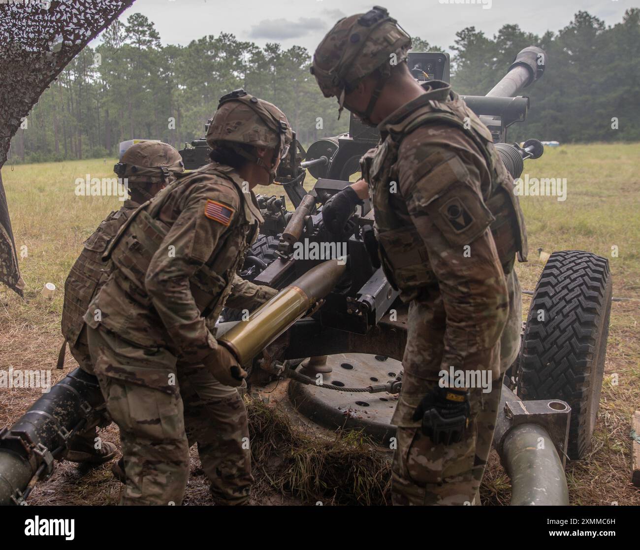 Florida Army National Guard (FLARNG) Soldiers Sgt. Donavan Arnold (left ...