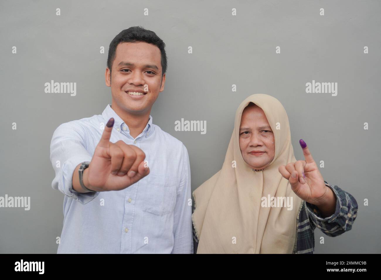 Portrait happy asian little hi-res stock photography and images - Alamy