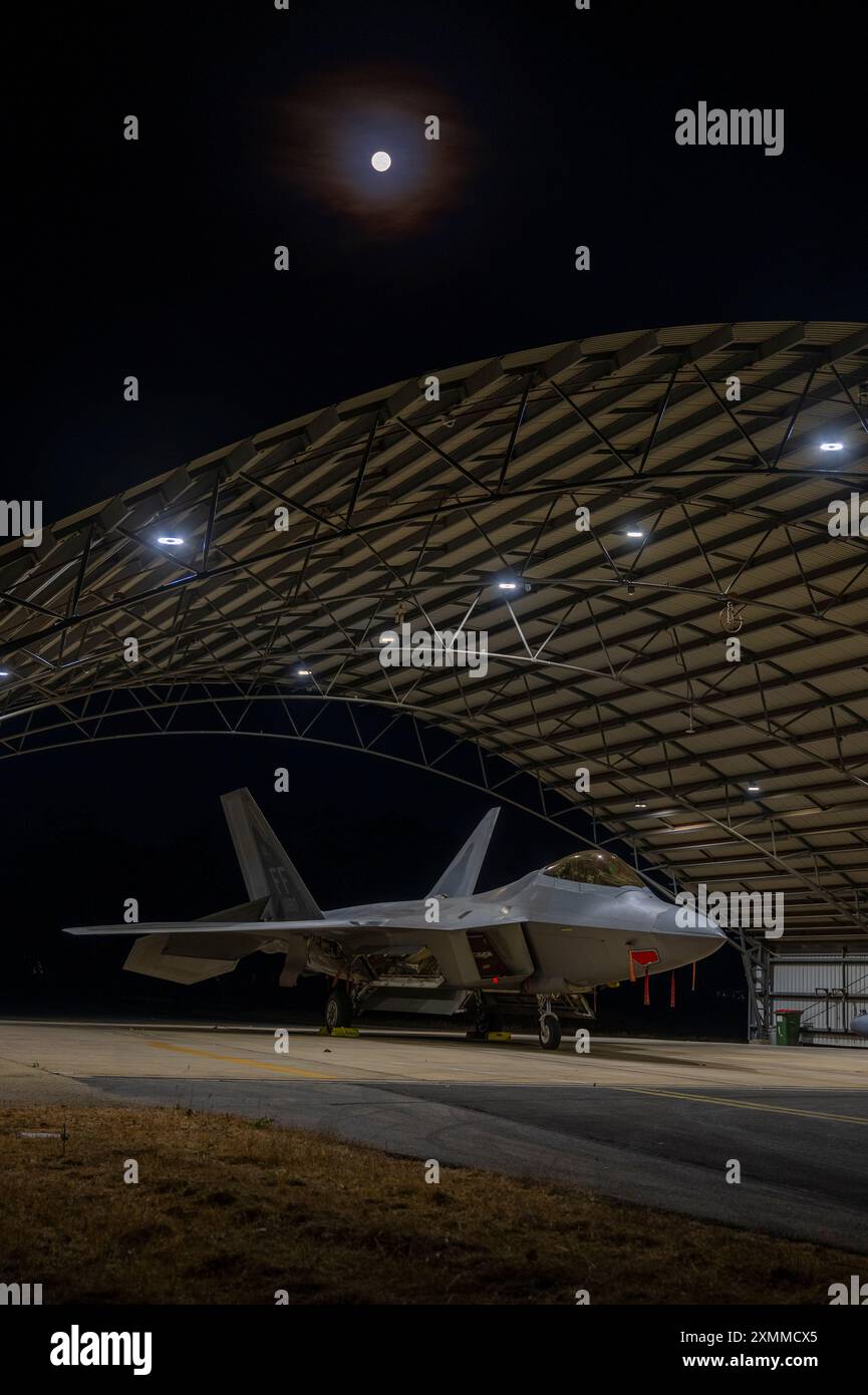 An F-22A Raptor assigned to the 27th Expeditionary Fighter Squadron ...