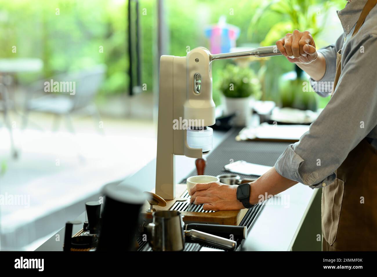Asian senior man barista hi-res stock photography and images - Alamy
