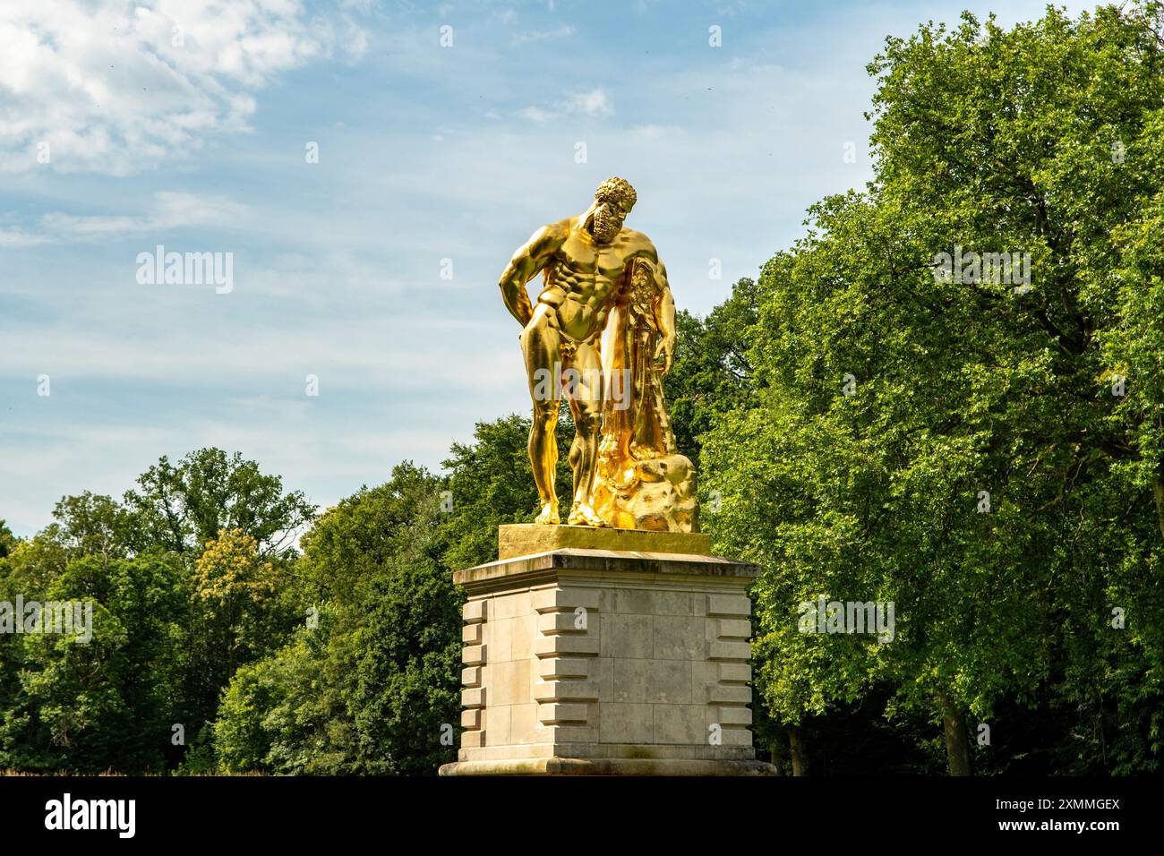 Statue of Hercules, Chateau Vaux le Vicomte, Maincy, Ile-de-France ...