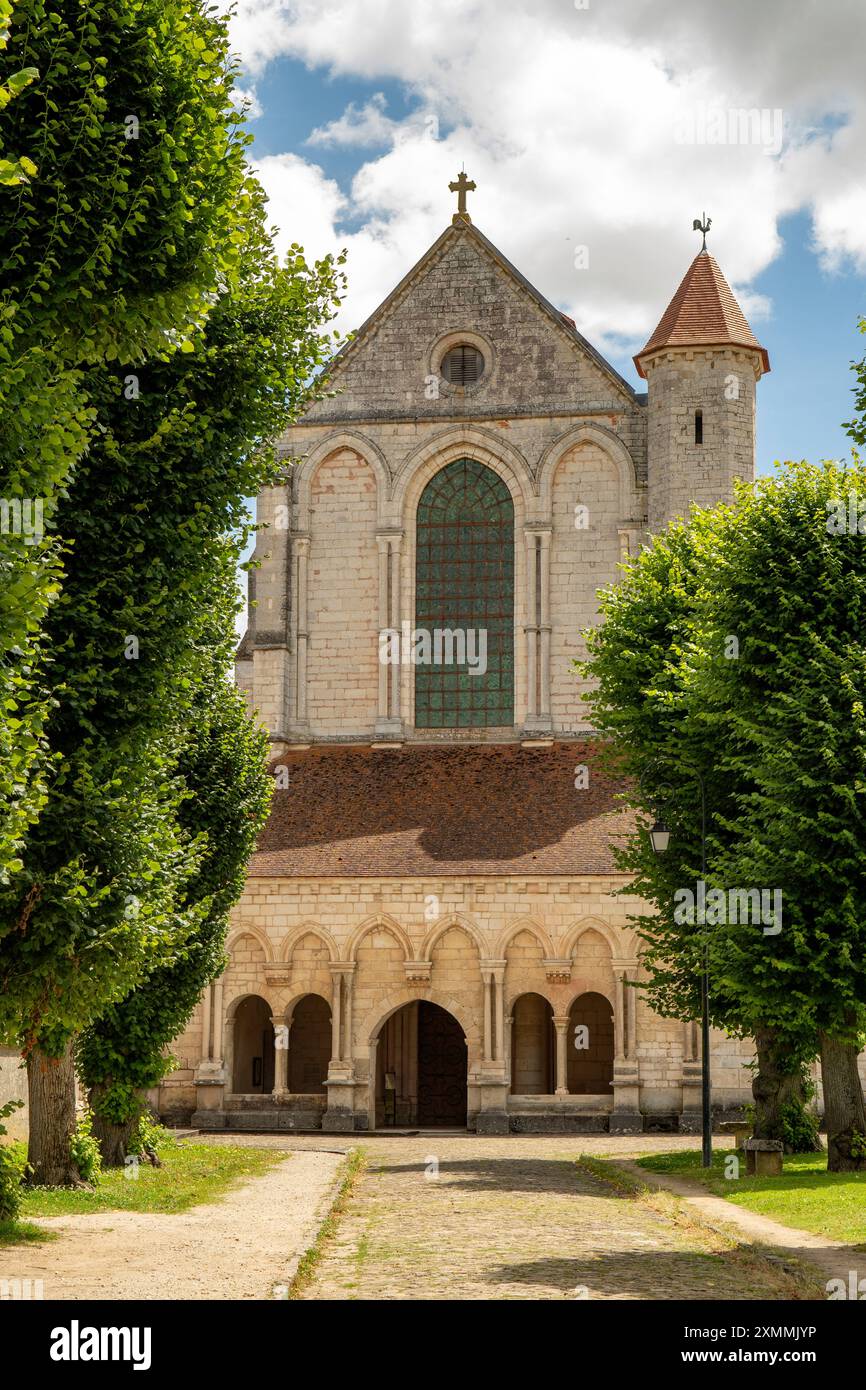 Abbey of pontigny hi-res stock photography and images - Alamy