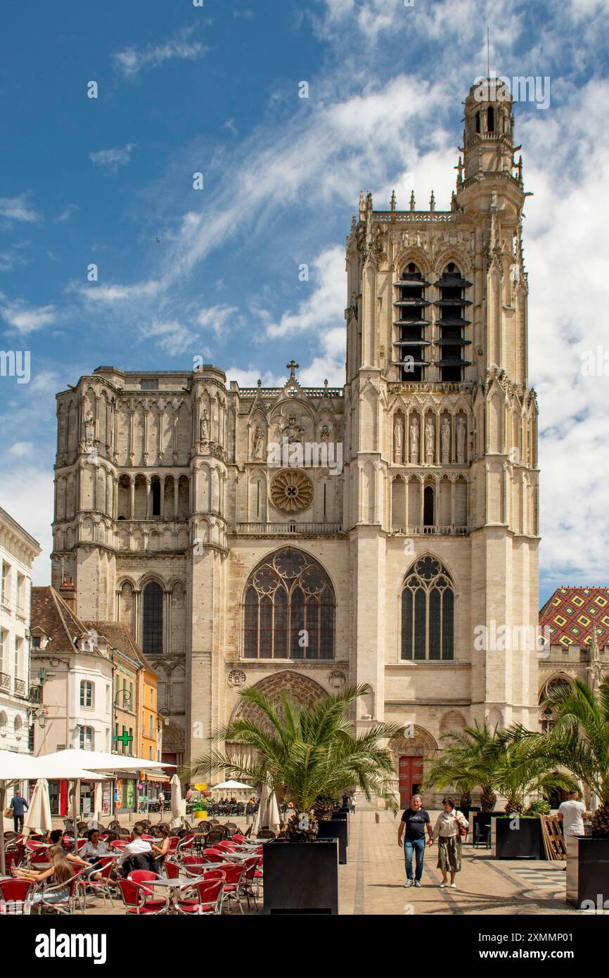 Saint étienne de sens hi-res stock photography and images - Alamy
