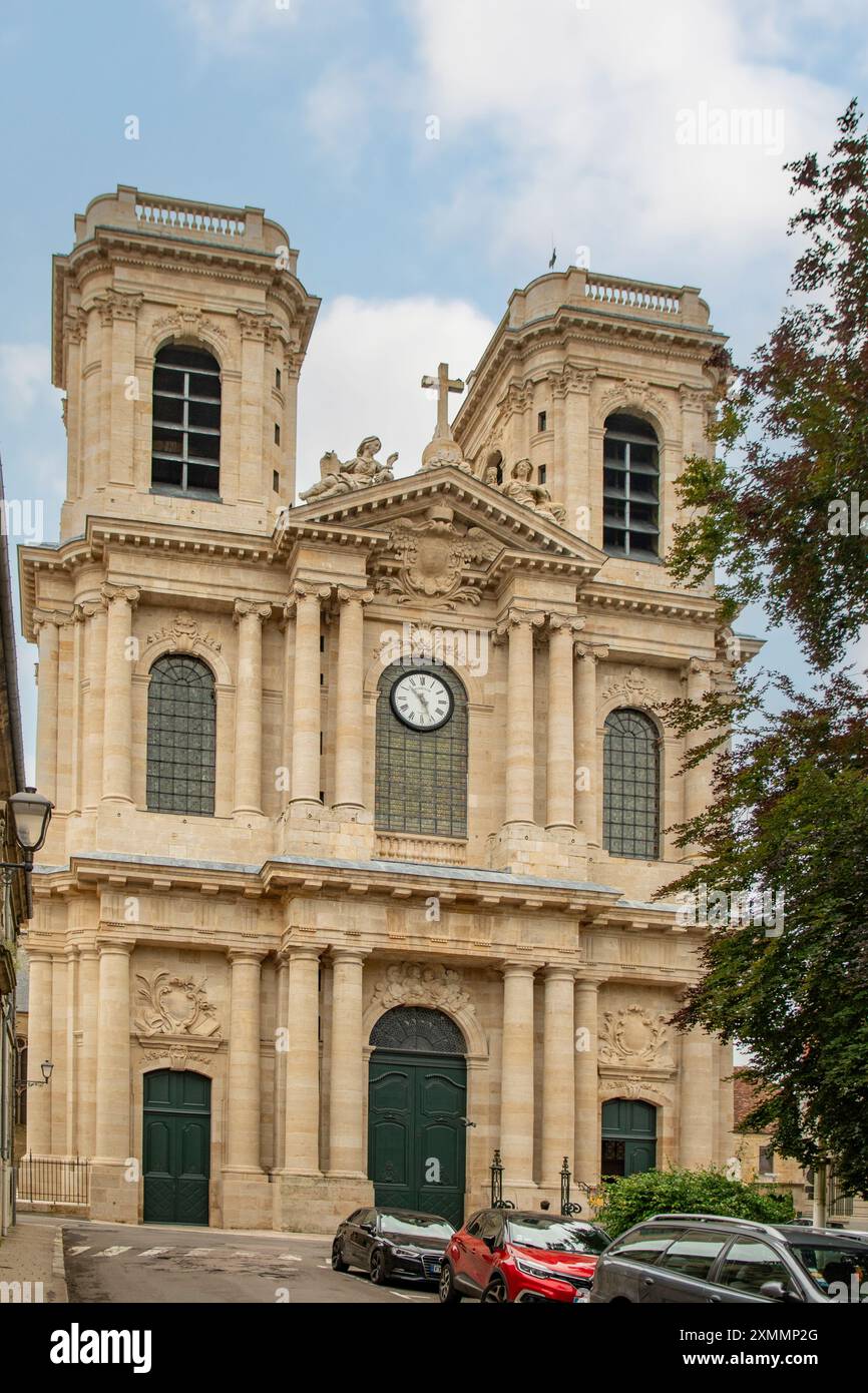 Cathedrale saint mammes de langres hi-res stock photography and images ...