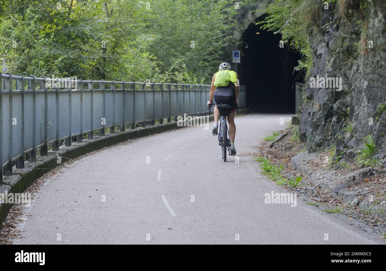 Ciclo di trasporto hi-res stock photography and images - Alamy