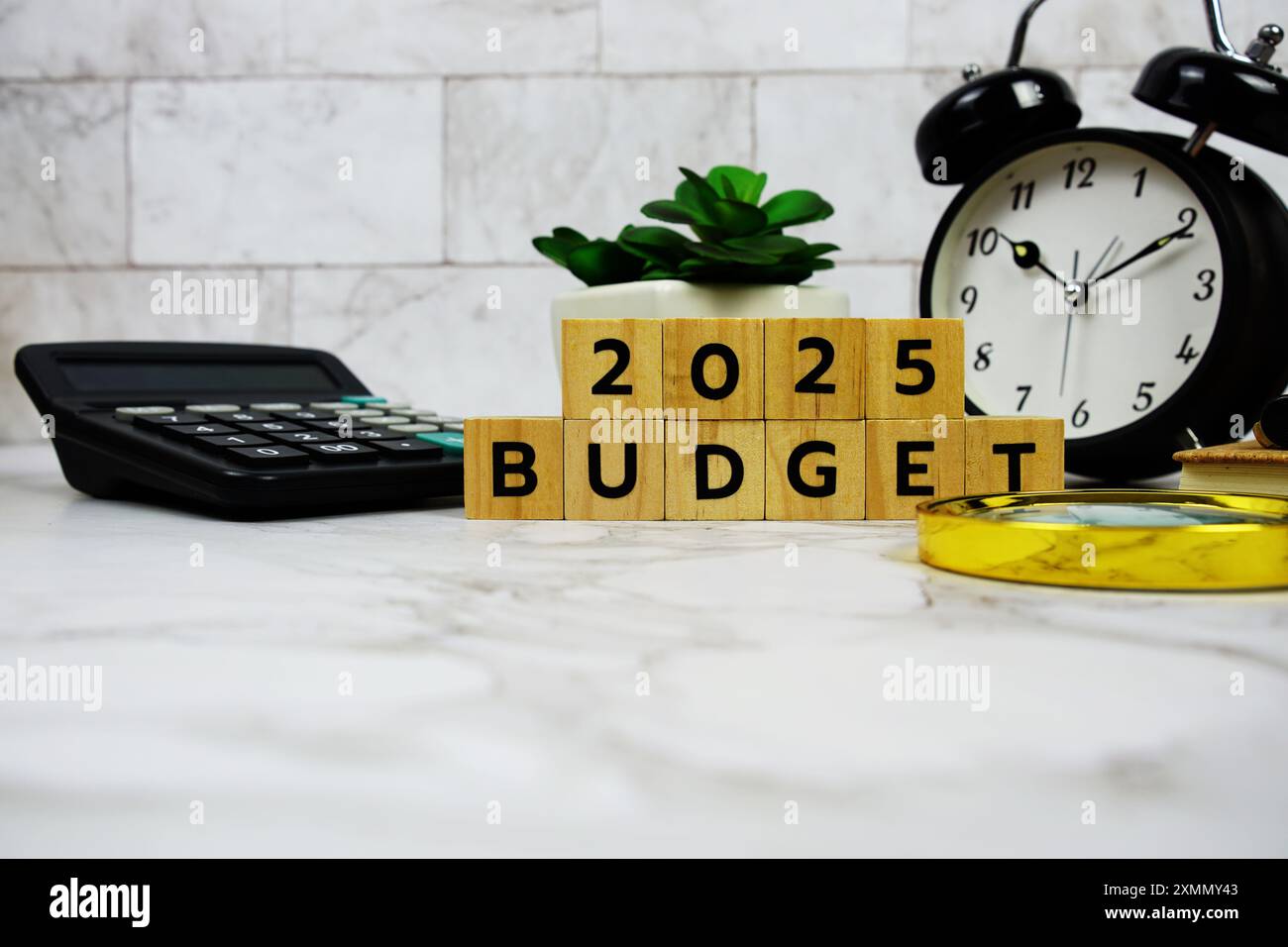 2025 budget hi-res stock photography and images - Alamy