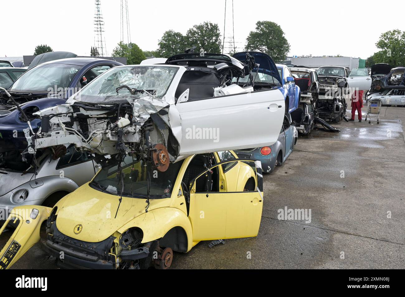GERMANY, Noderstedt, Kiesow car recycling and scrapyard for old used ...