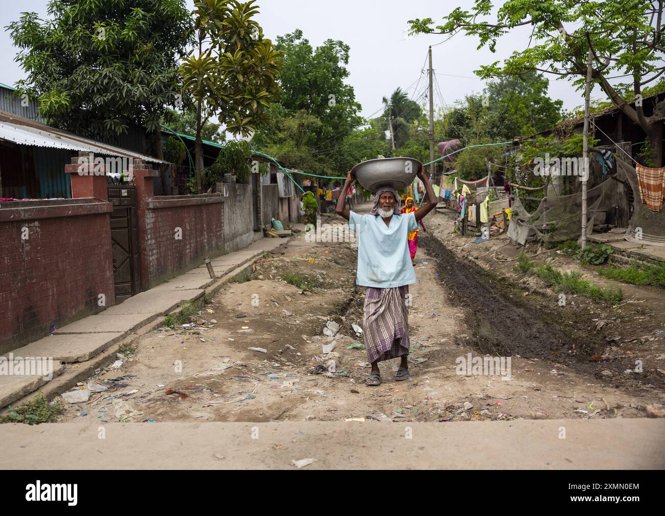 Bangladeshi slums hi-res stock photography and images - Alamy