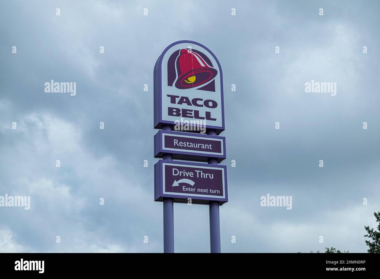 Taco bell logo hi-res stock photography and images - Alamy