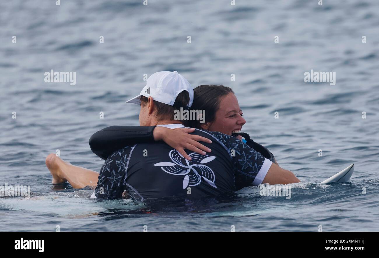 Tahiti, French Polynesia. 28th July, 2024. Camilla Kemp of Germany (R ...
