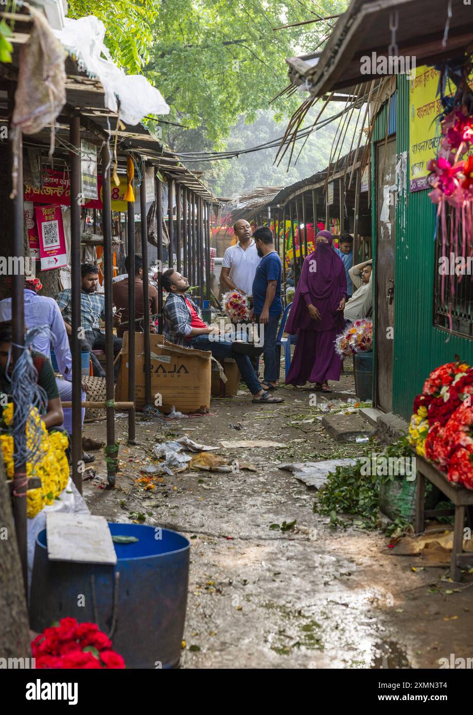 Flower market alley, Dhaka Division, Dhaka, Bangladesh Stock Photo - Alamy