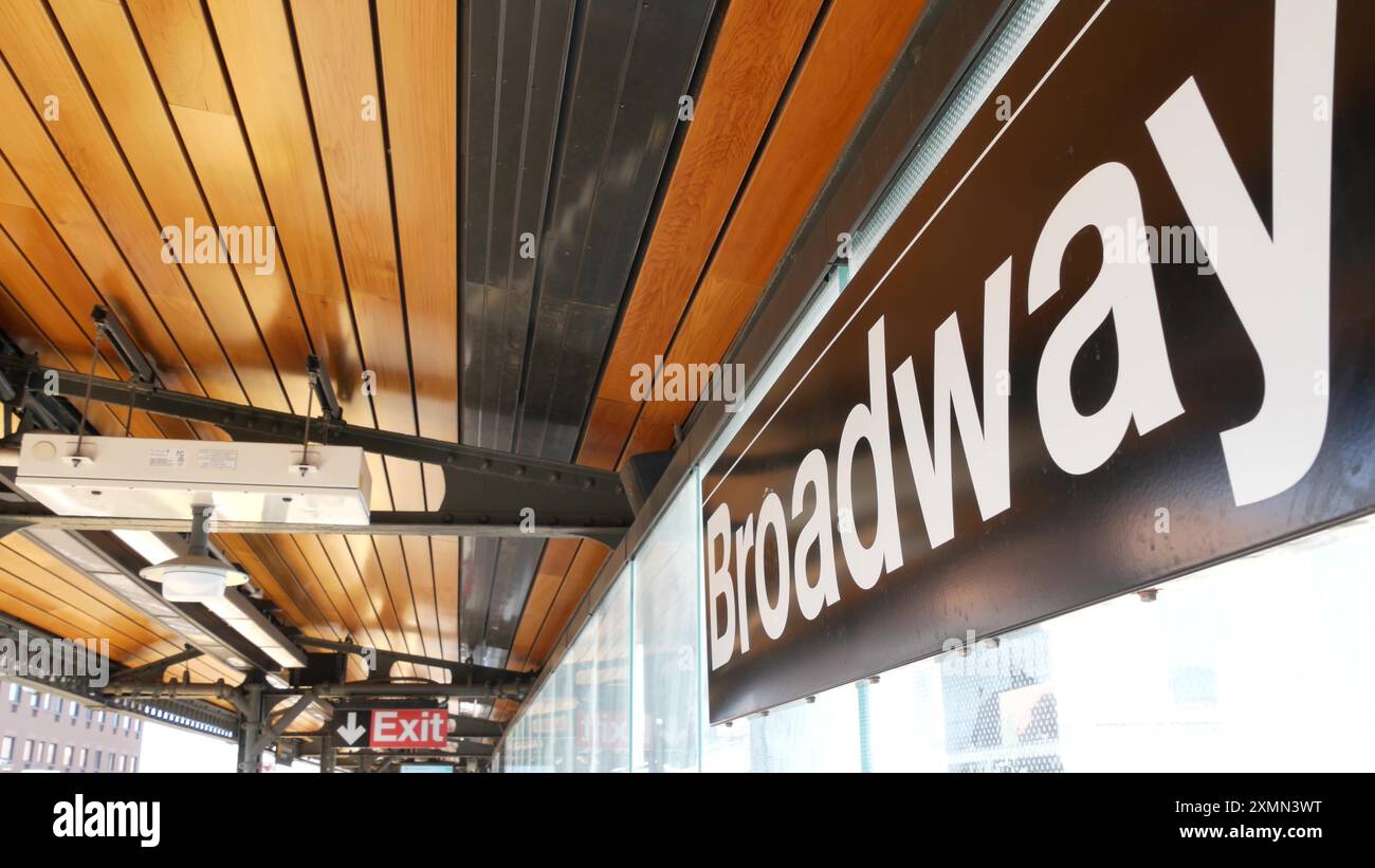Astoria queens train station hi-res stock photography and images - Alamy