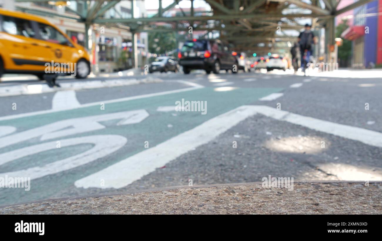 Elevated subway above New York City street. Metropolitan bridge over ...