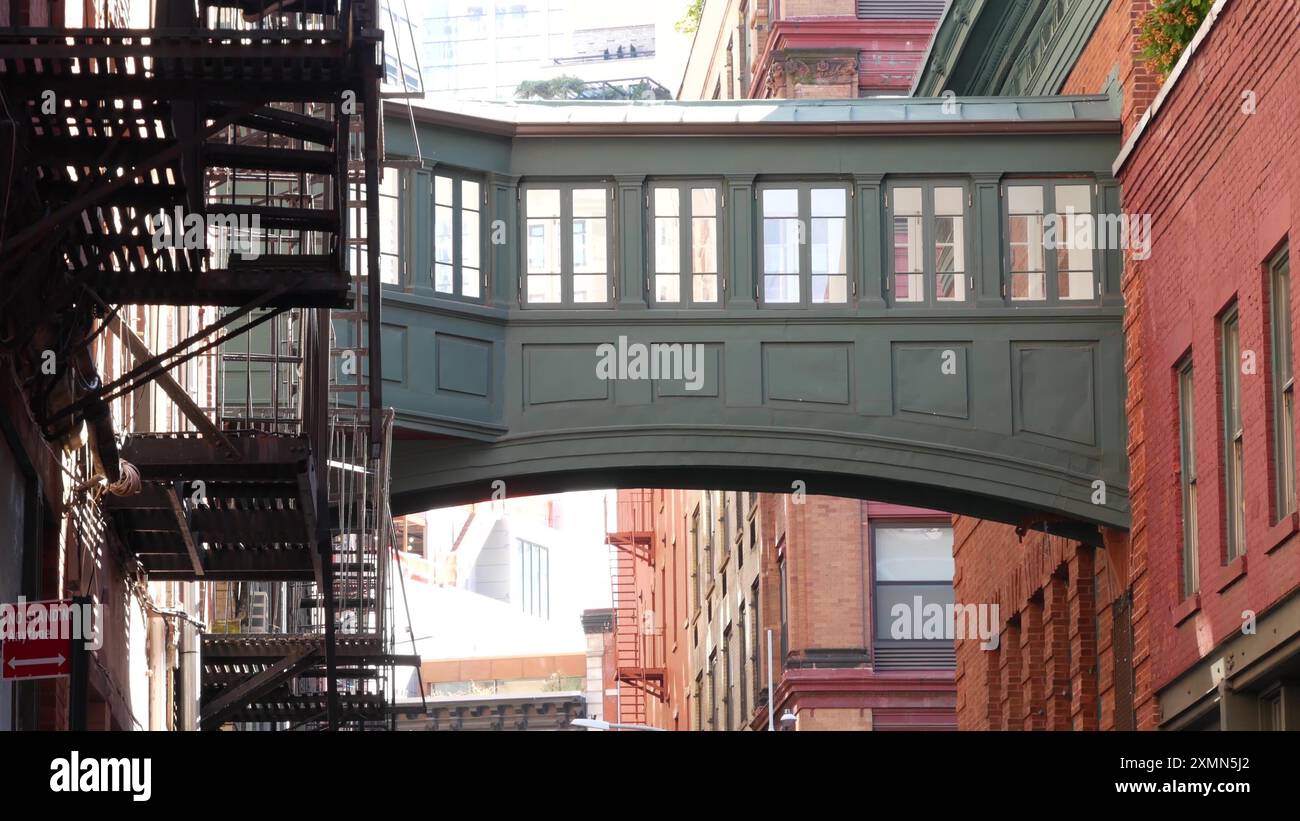 New York City Staple street skybridge. Vintage retro industrial ...