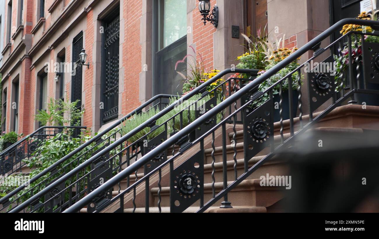 New York City townhouse building, Brooklyn Heights residential district ...