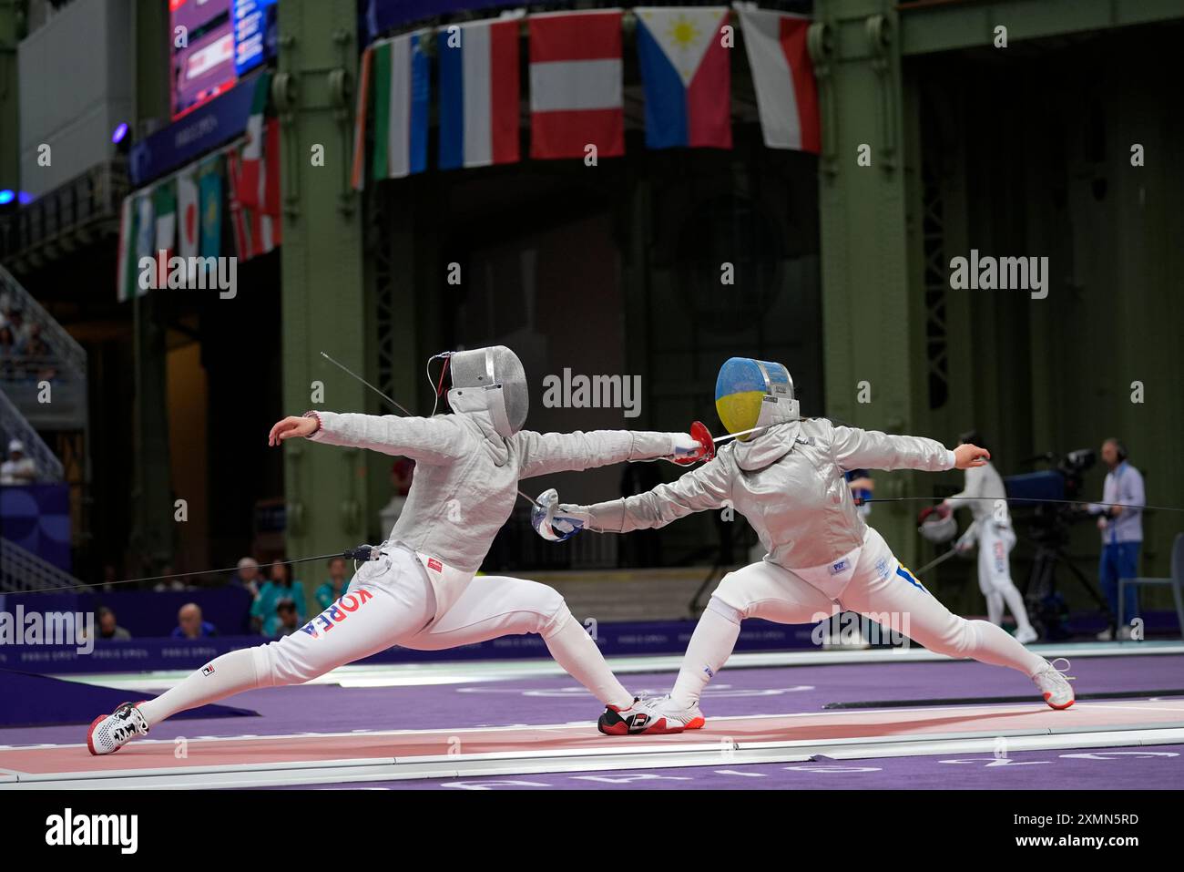 South Korea's Jeon Hayoung, left, and Ukraine's Alina Komashchuk ...