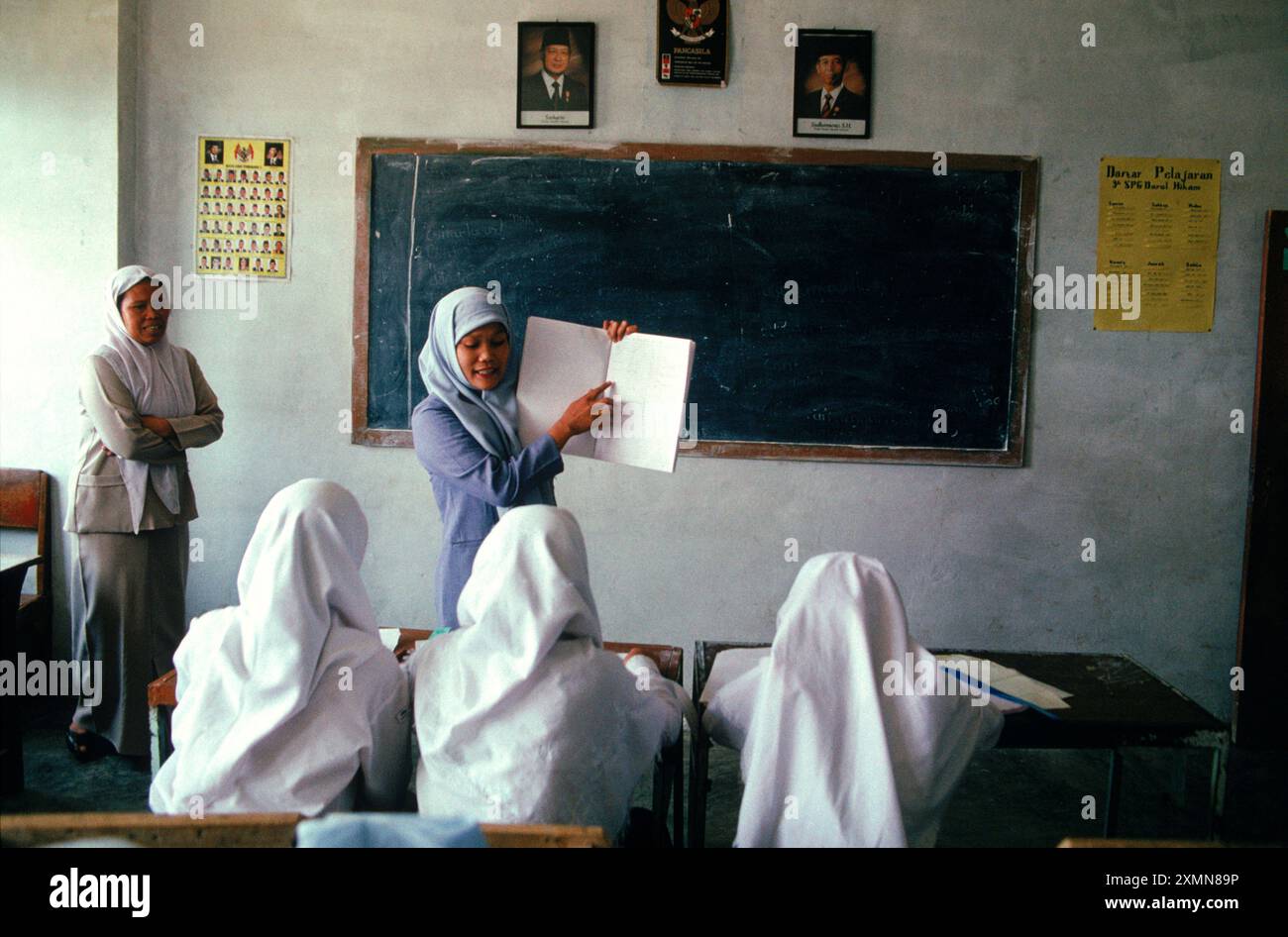 Bandung girls hi-res stock photography and images - Alamy