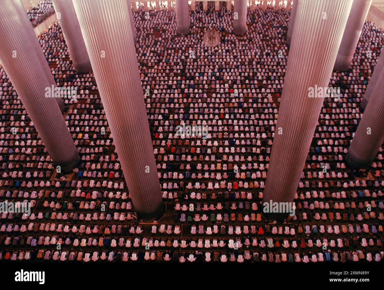 Noon prayer hi-res stock photography and images - Alamy