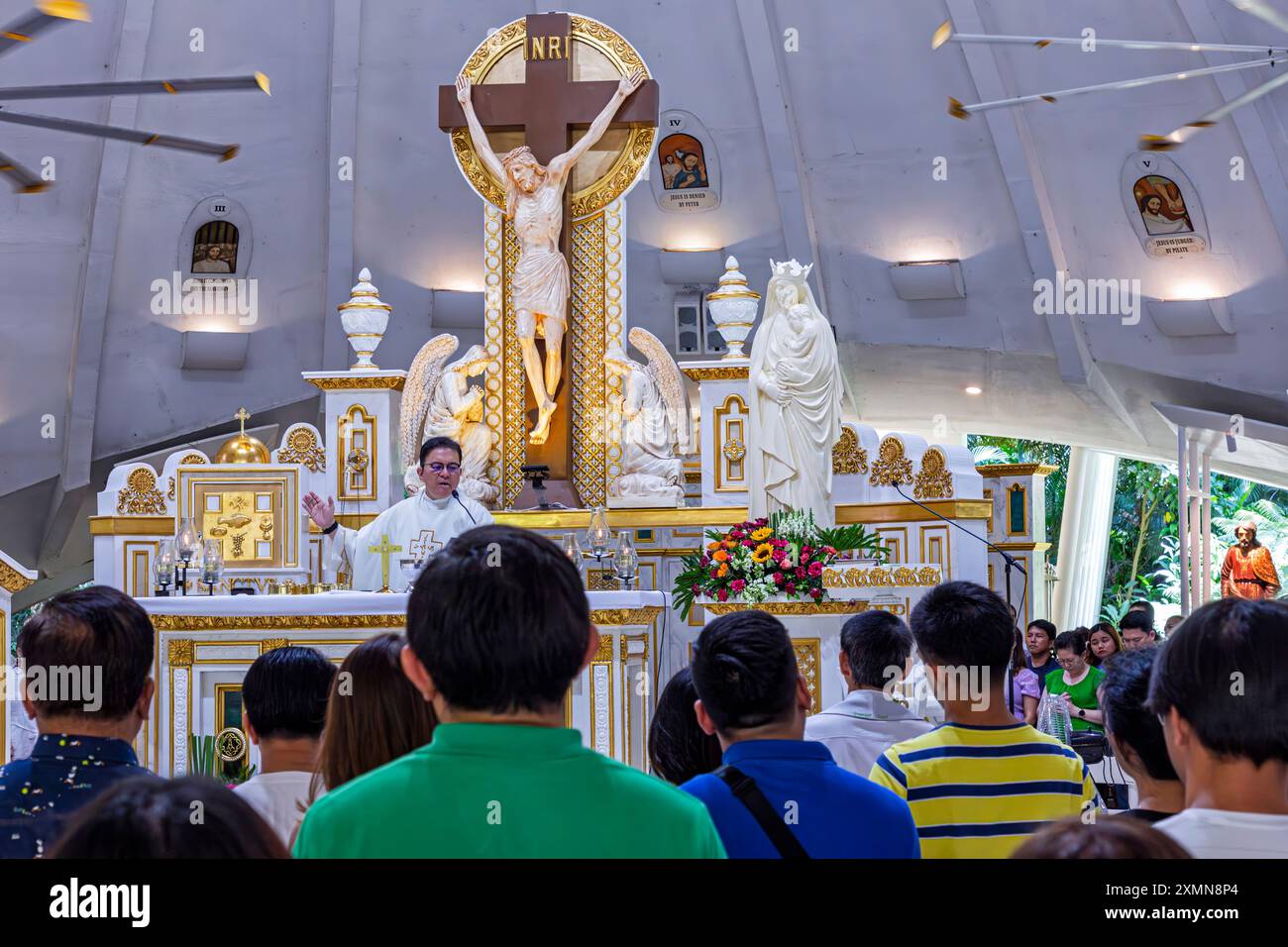 Catholic altar symbol hi-res stock photography and images - Alamy