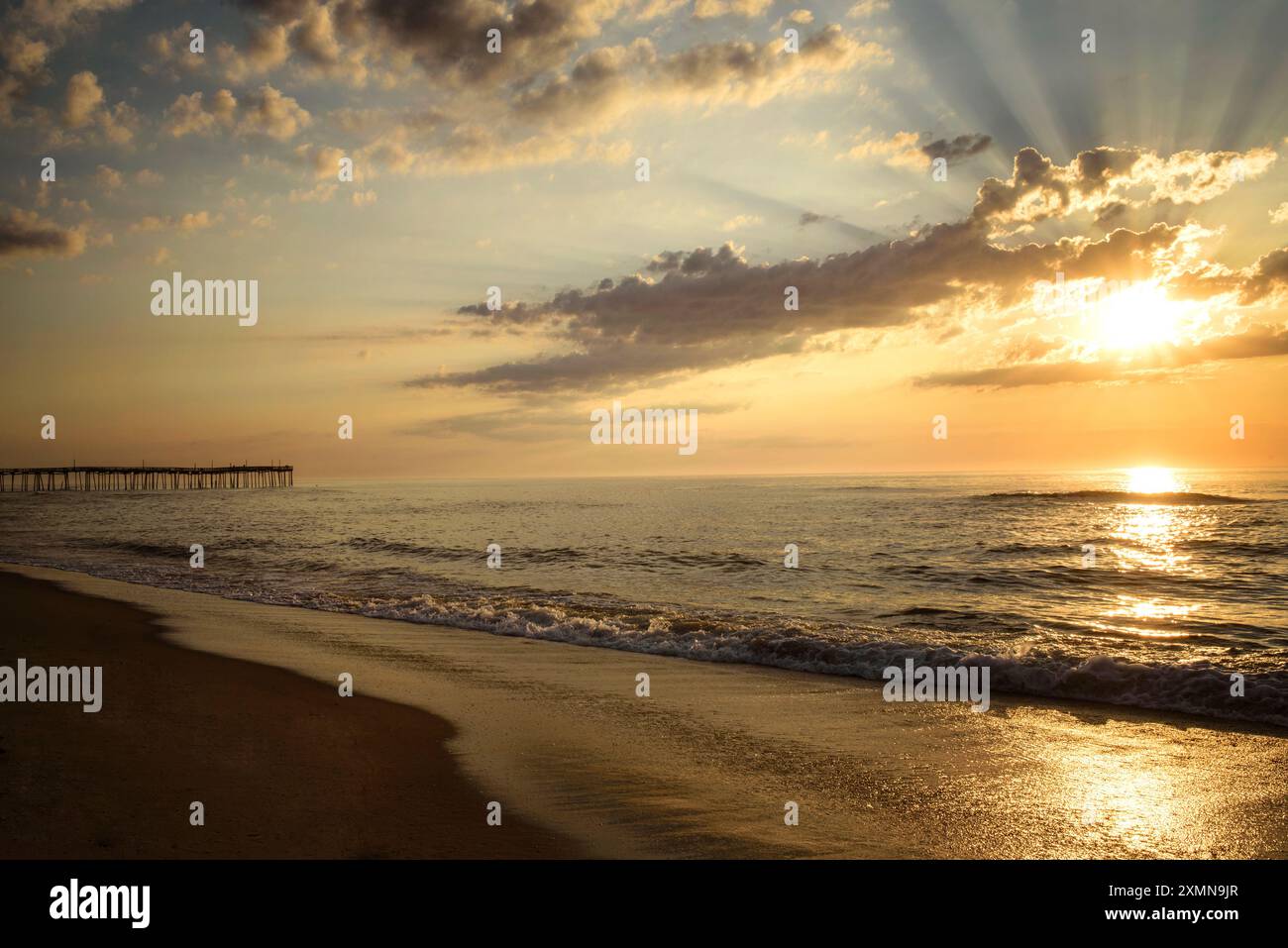 Avon Pier at sunrise Cape Hatteras Seashore Stock Photo - Alamy