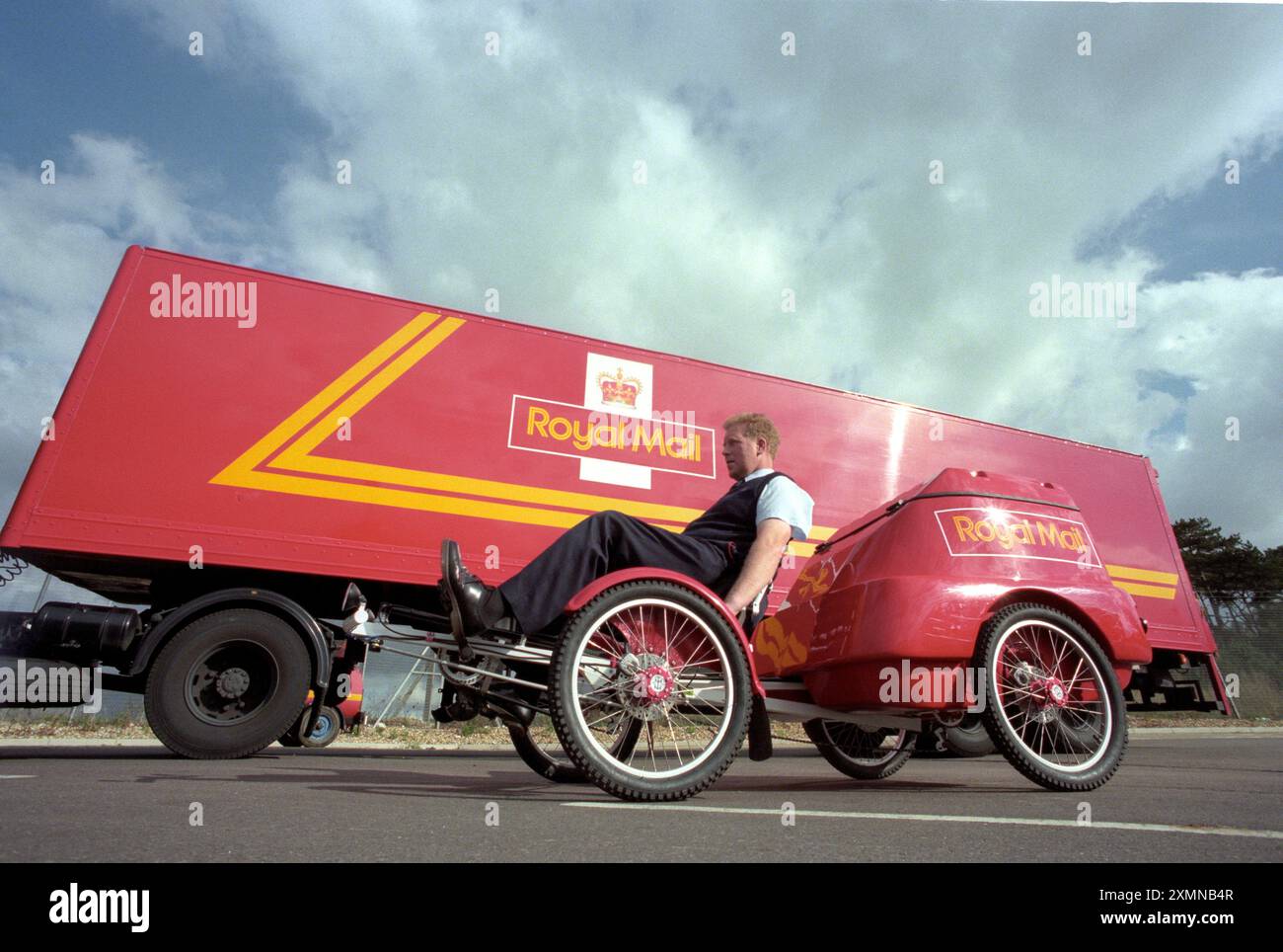 Published guardian 20 october 1997 hi-res stock photography and images ...