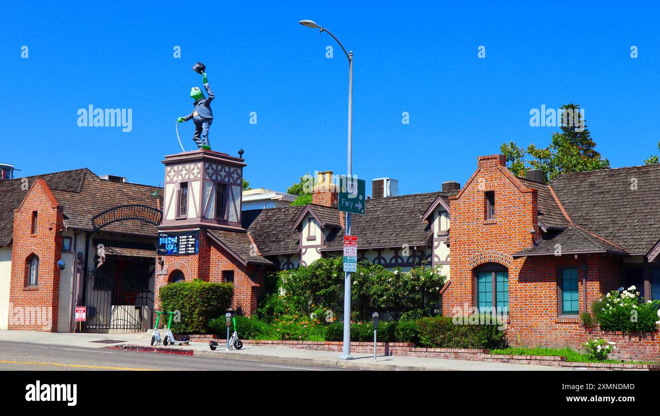 Kermit the frog studio hi-res stock photography and images - Alamy