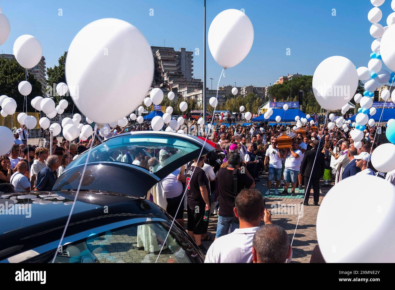 Naples, funeral of the three scampia victims The funerals of the three ...