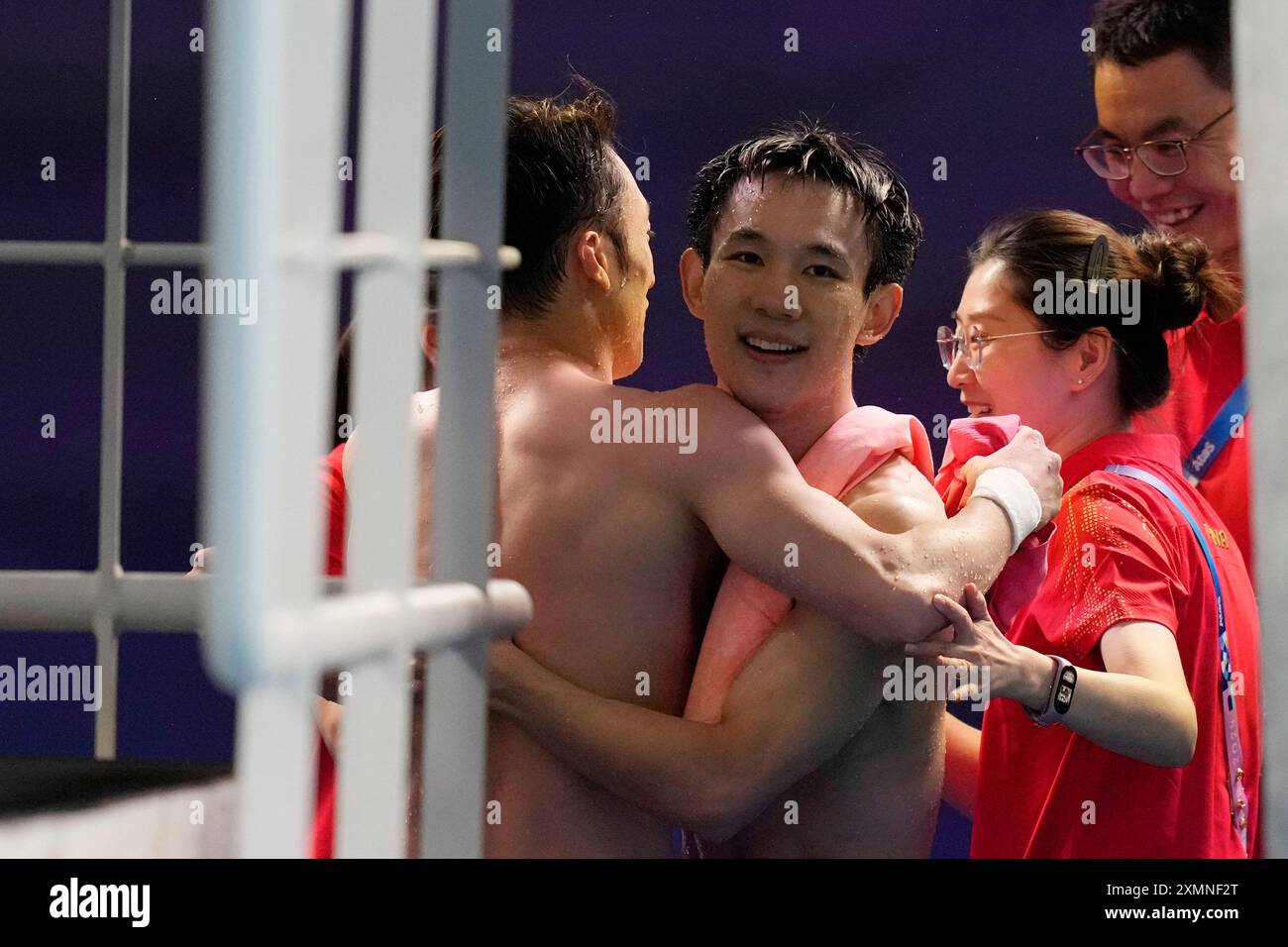 China's Lian Junjie and Yang Hao celebrate after winning the gold medal ...