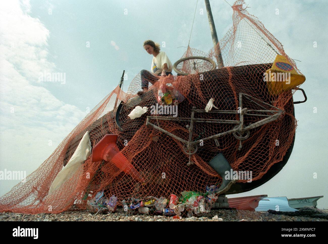 Readers Digest rubbish boat Picture by Roger Bamber Stock Photo - Alamy
