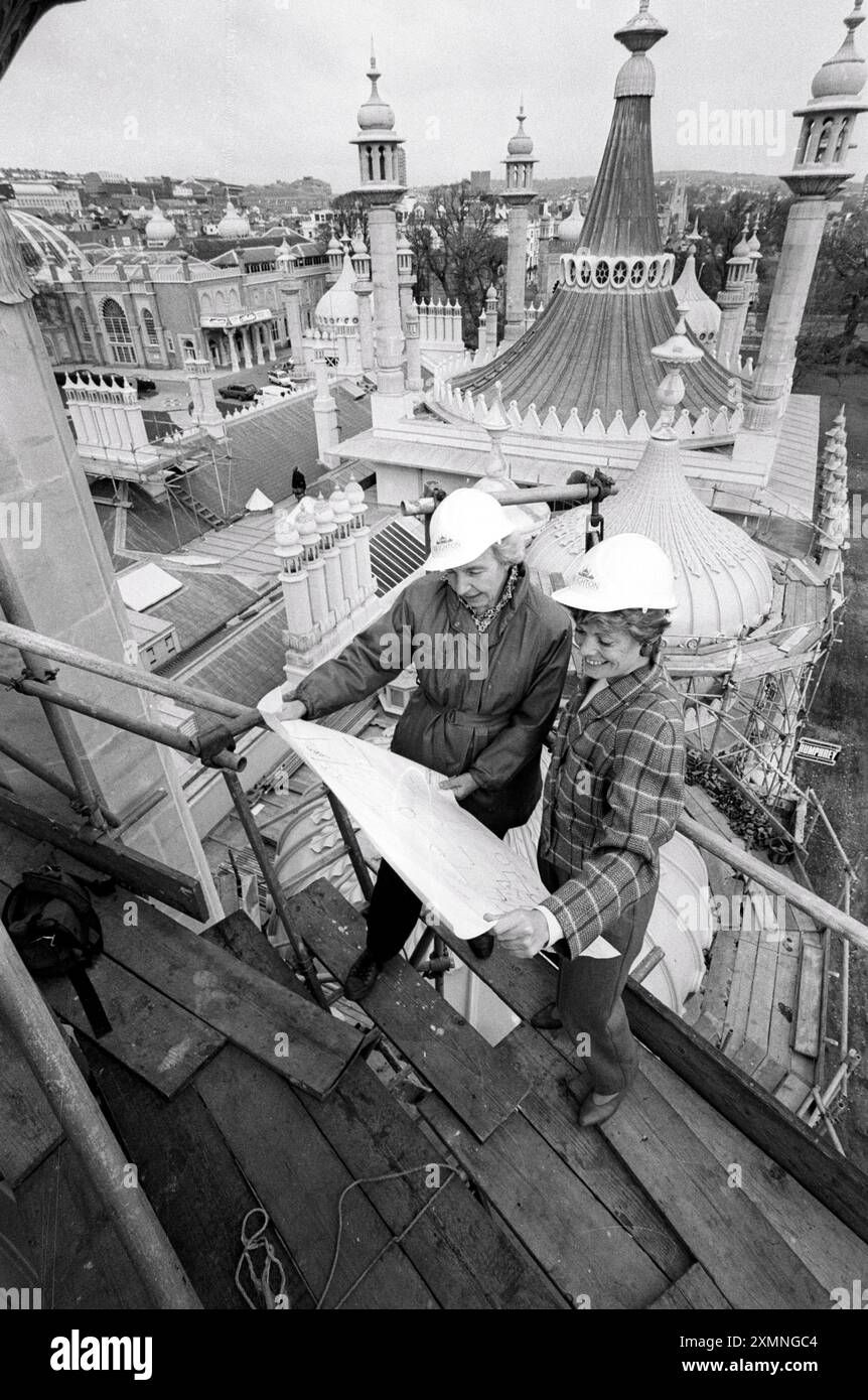 Brighton Pavilion 5 November 1991 Picture by Roger Bamber Stock Photo ...