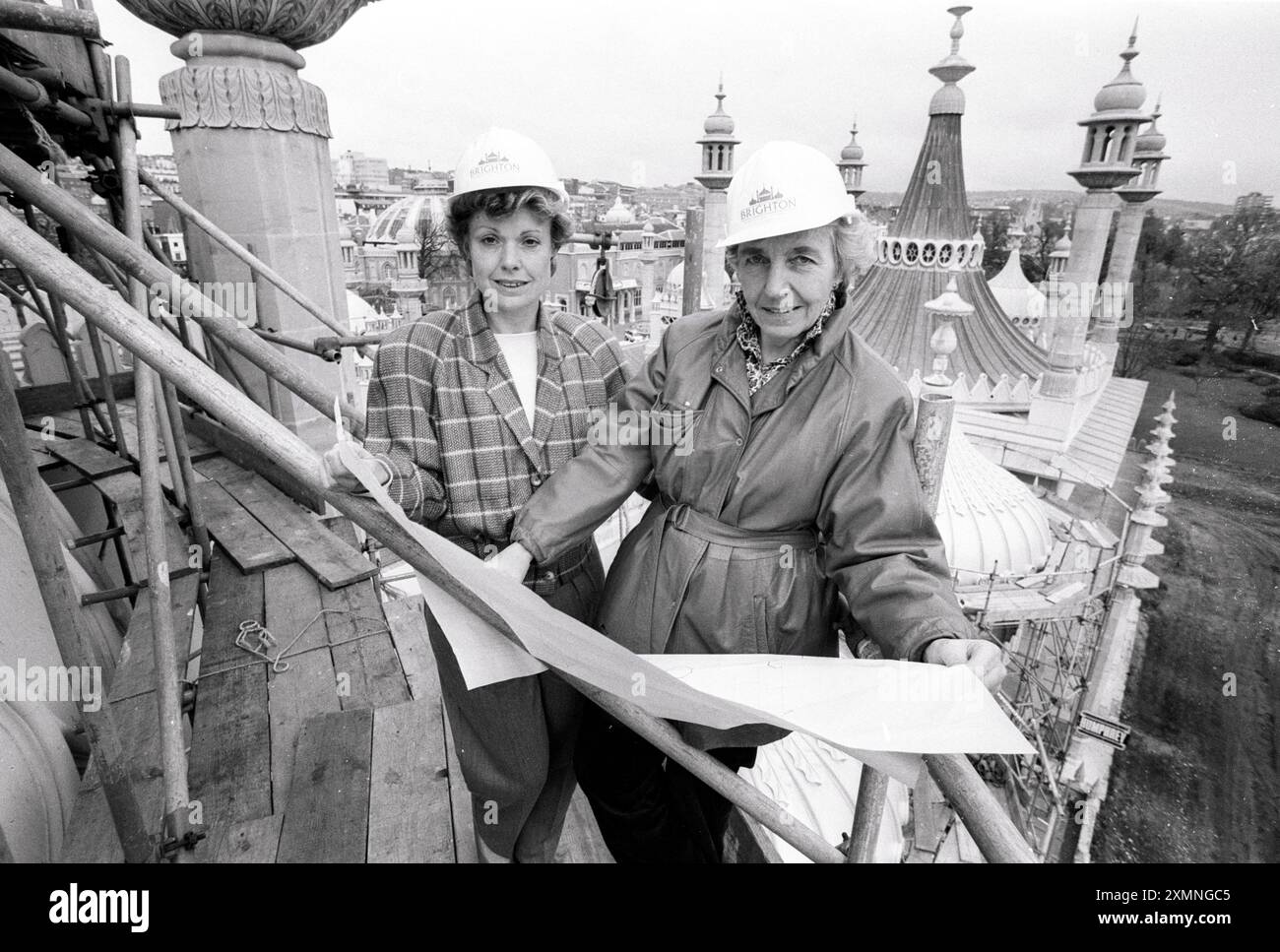 Brighton Pavilion 5 November 1991 Picture by Roger Bamber Stock Photo ...