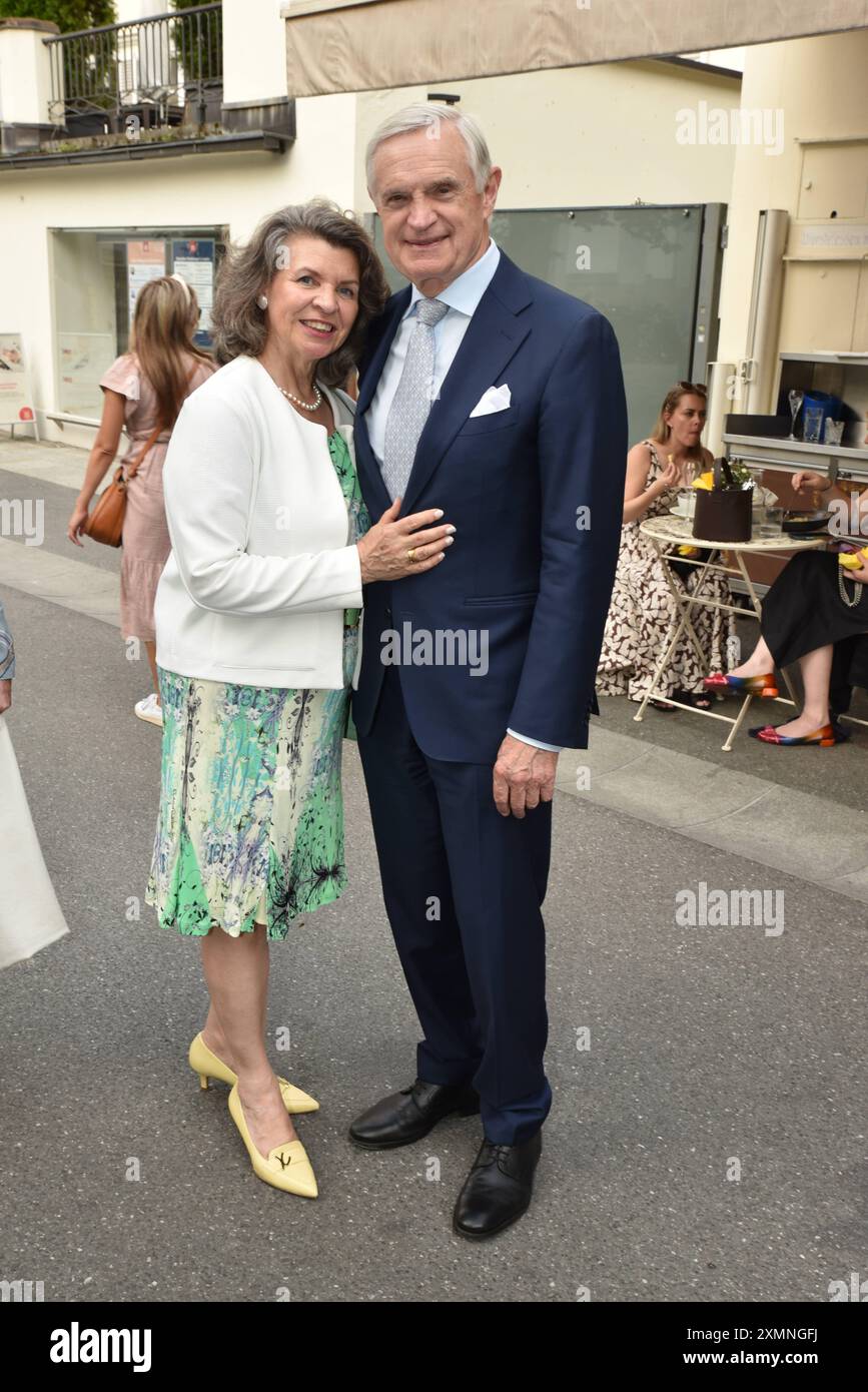 Thomas-Schäfer Elmayer, Leiter der Tanzschule Elmayer, Gattin Christine ...