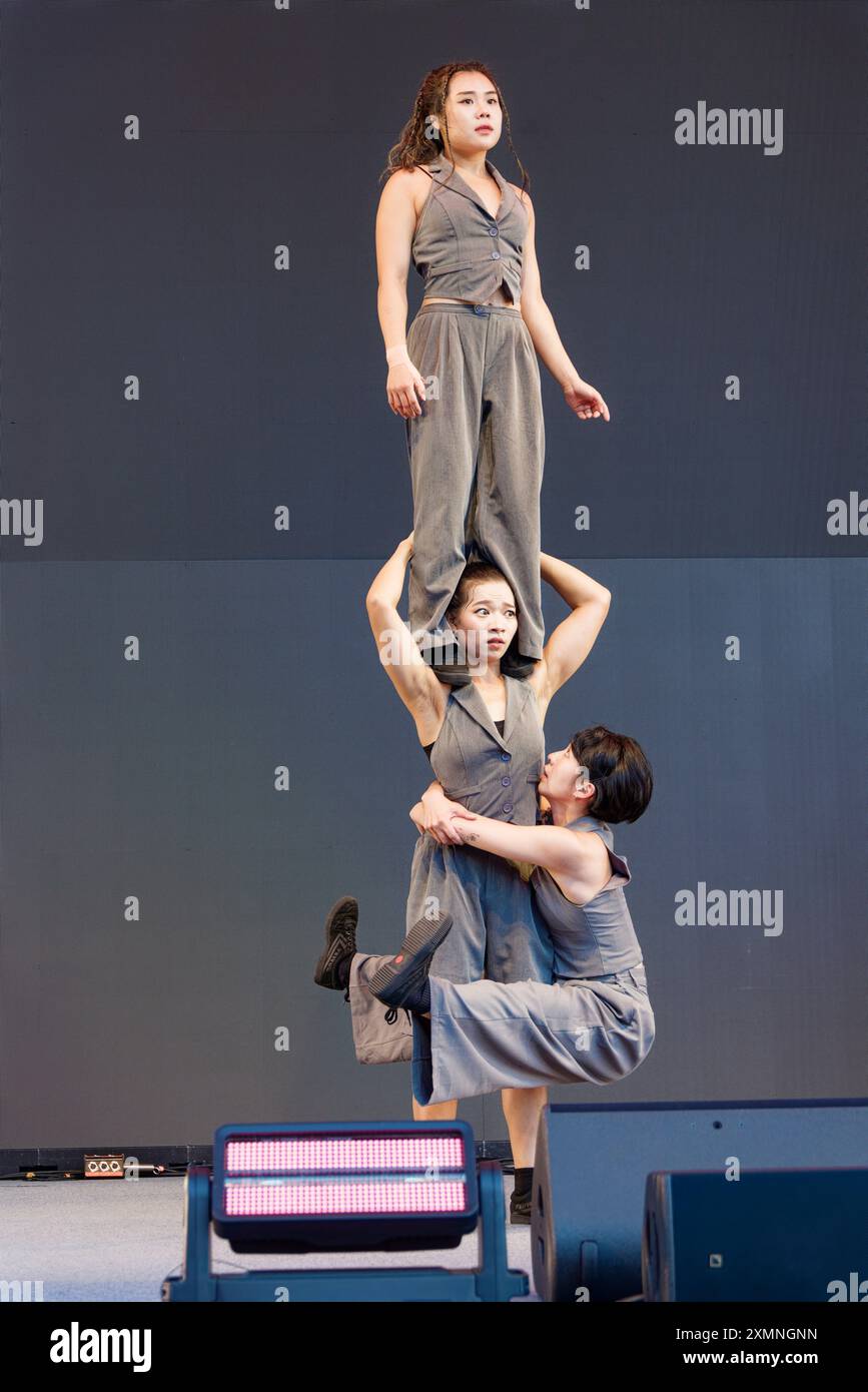 Paris, France. 28th July, 2024. The impressive girls of Eye Catching Circus, MEI Chih-Ling, LAN ...