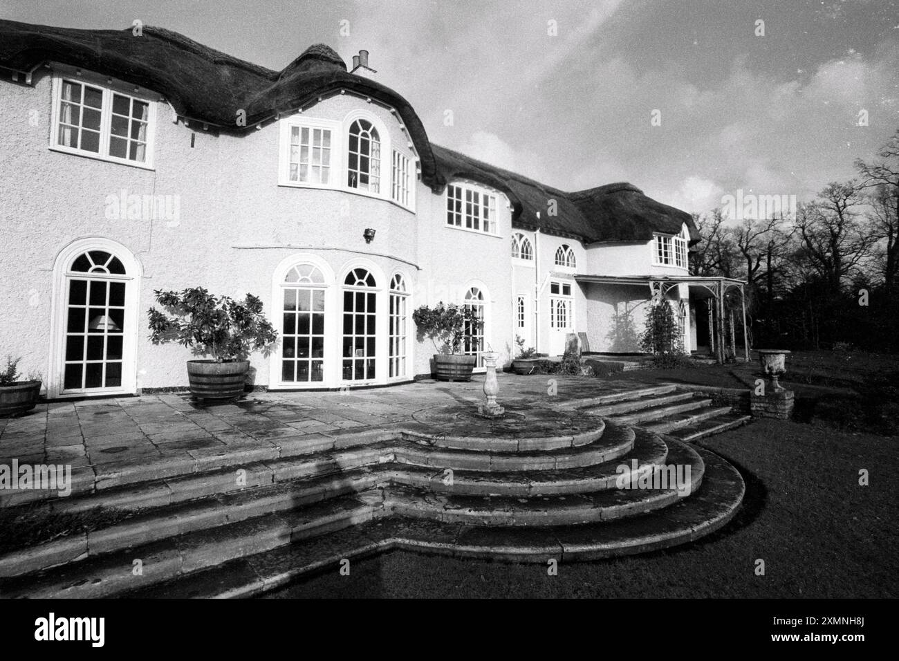 Bishopwood at Fareham, Hants, the largest thatched roof in southern ...