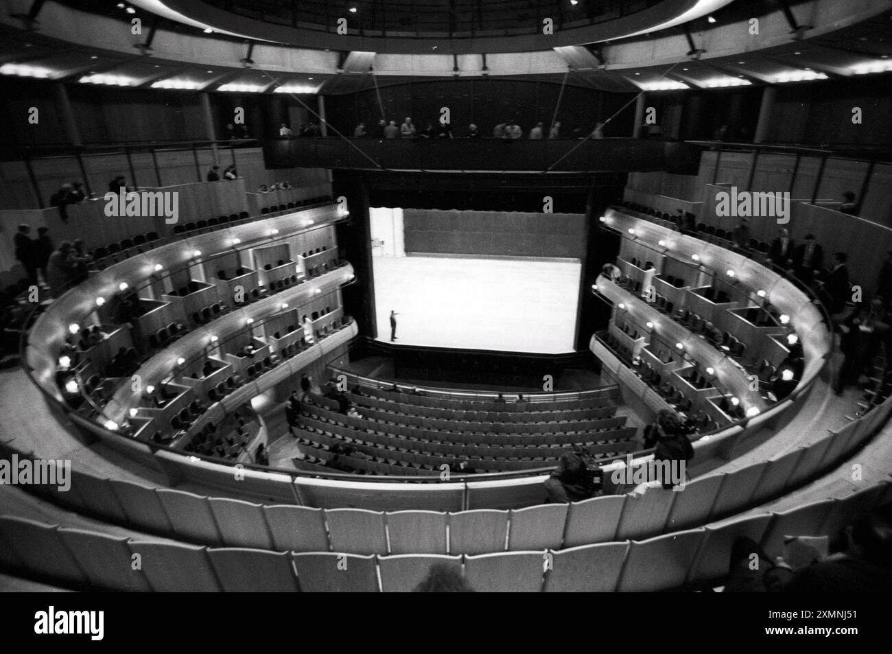 Glyndebourne opera house interior hi-res stock photography and images ...