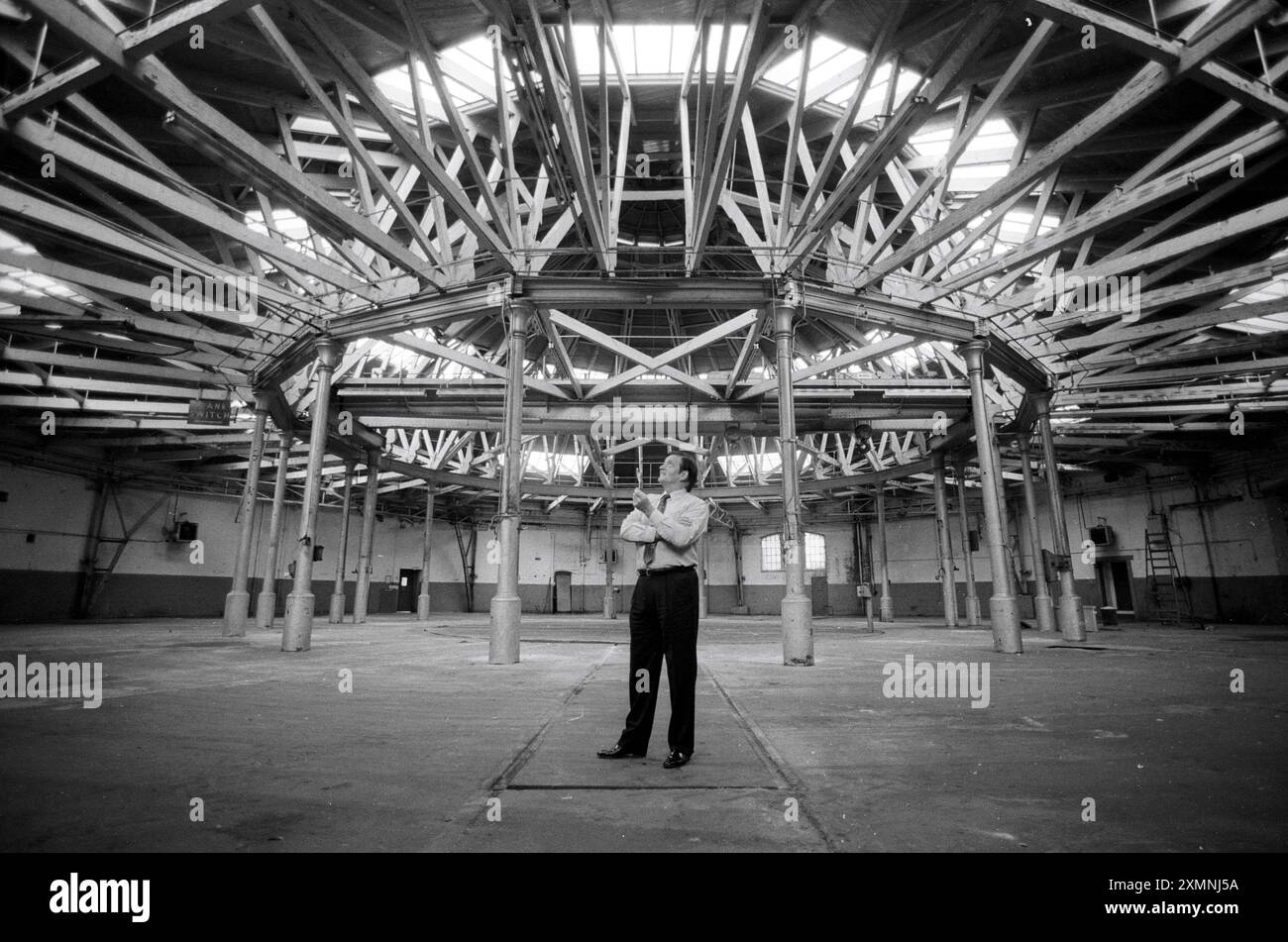 Derby roundhouse Grade II listed 16-sided engine shed, with its central ...
