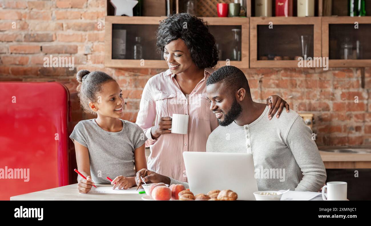 Happy morning cheerful family hi-res stock photography and images - Alamy