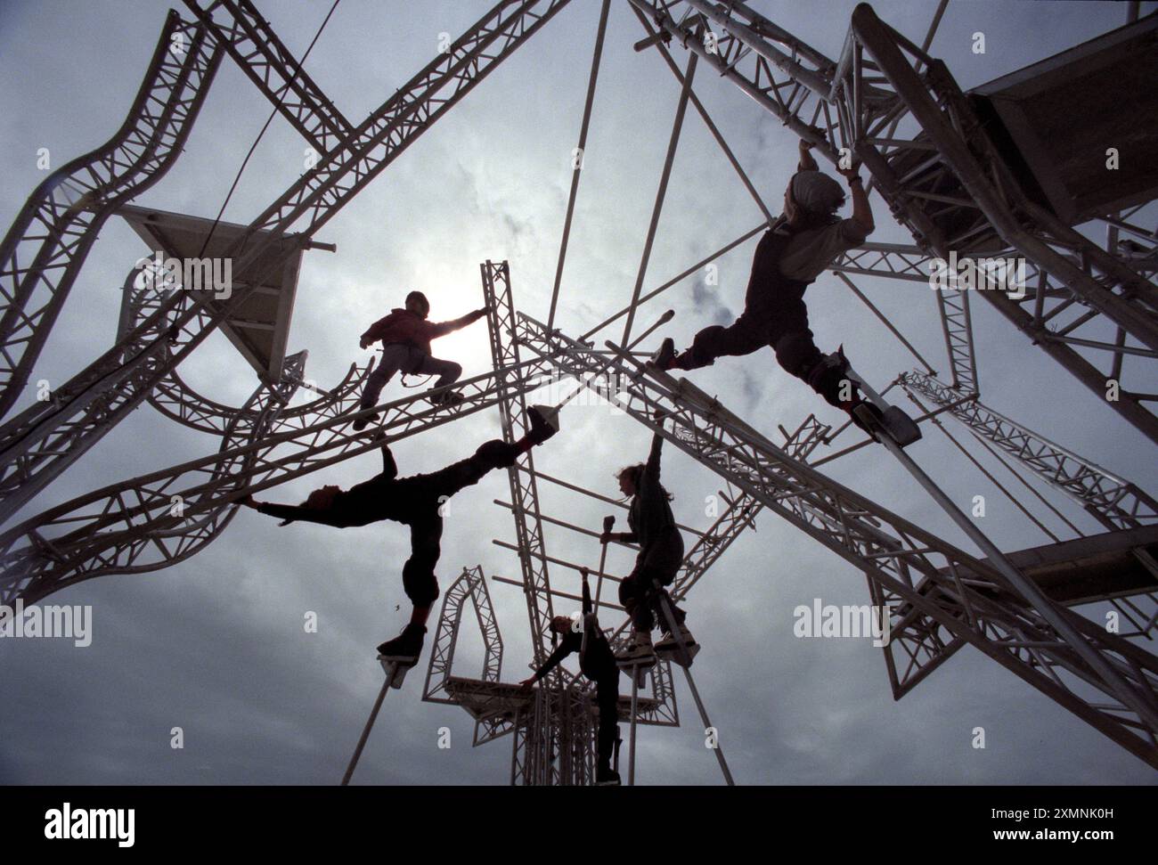 Silhouette danceandtheatre4 hi-res stock photography and images - Alamy