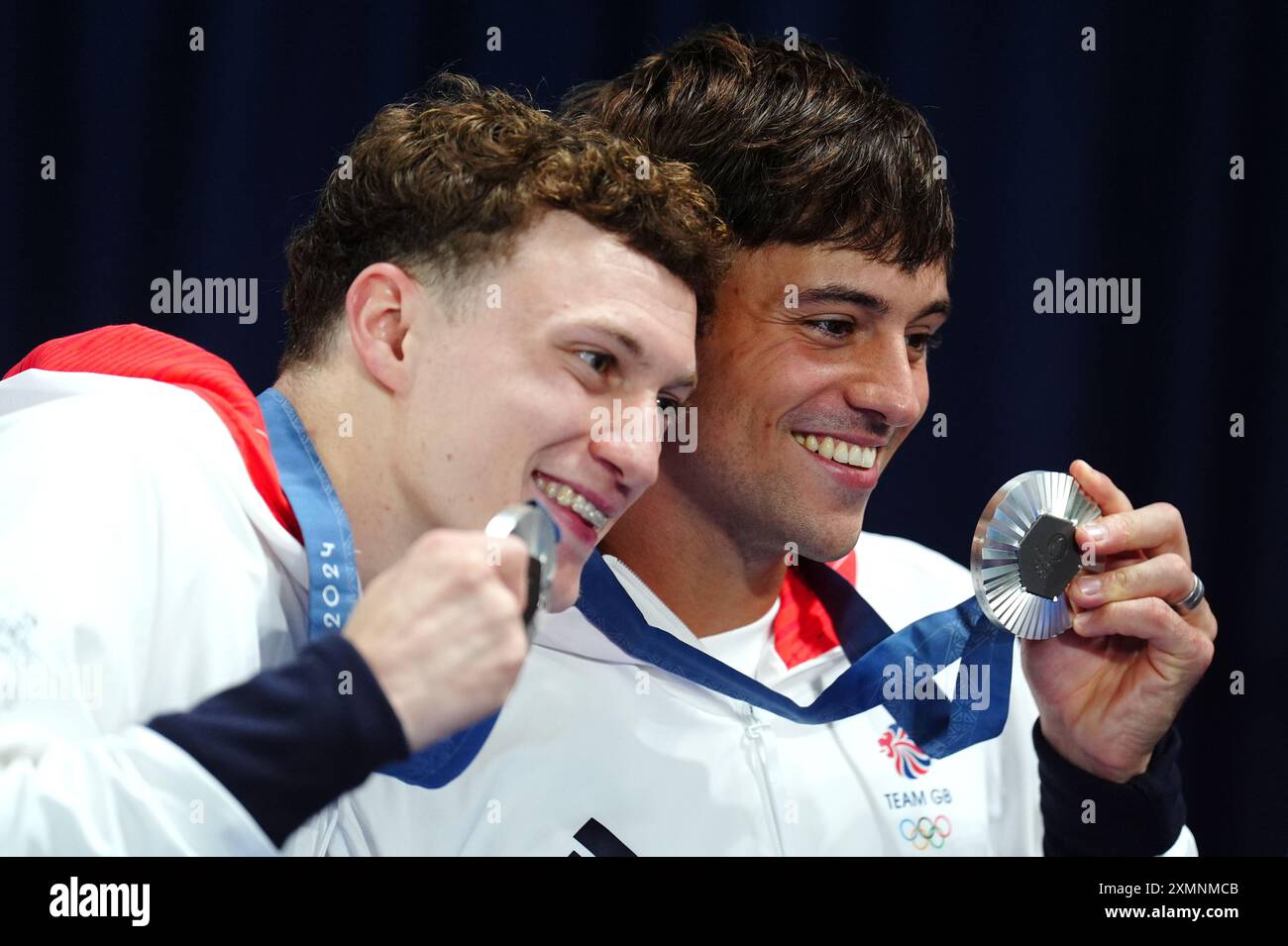 Great Britain's Tom Daley and Noah Williams with their silver medals ...