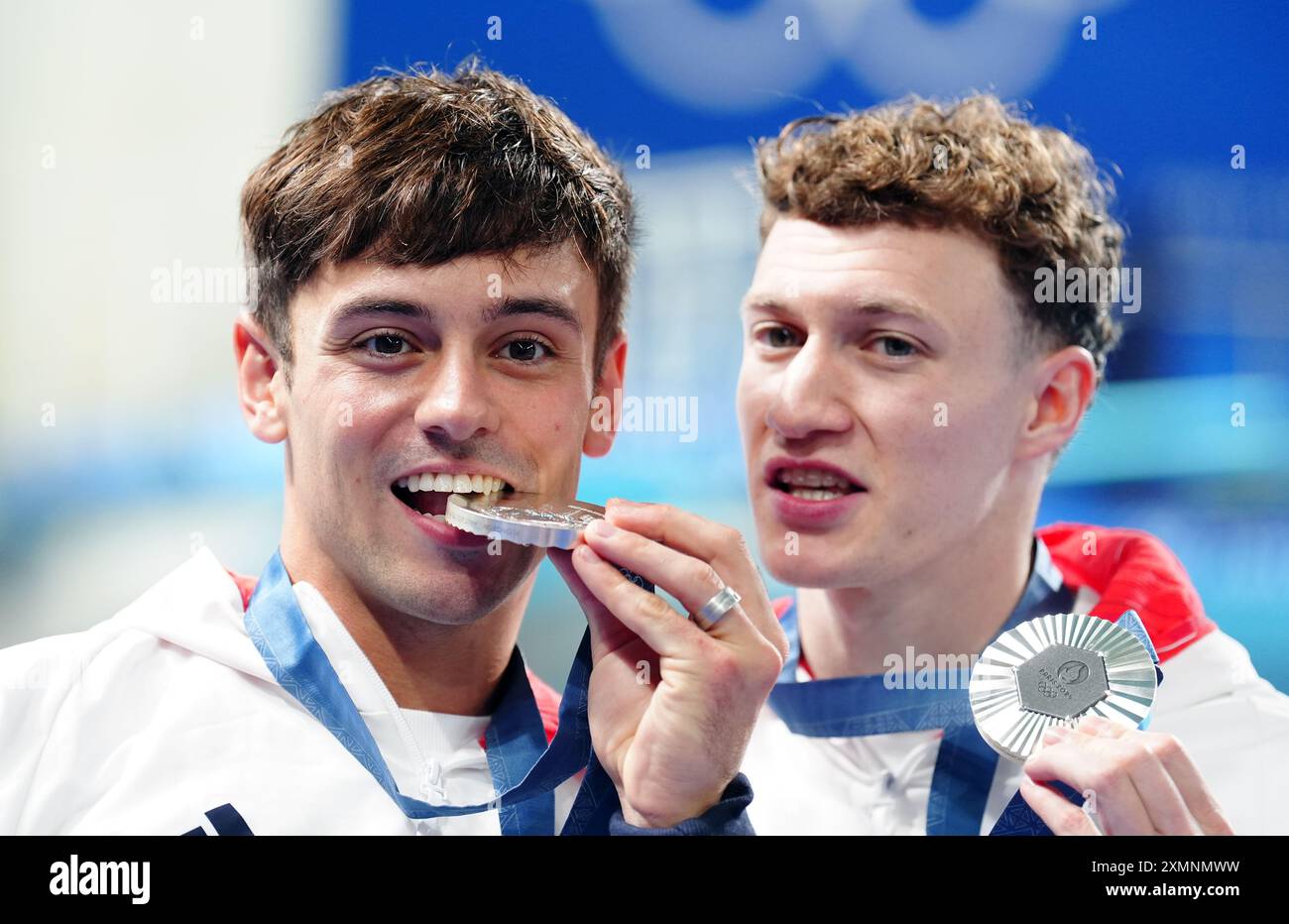 Great Britain's Tom Daley and Noah Williams with their silver medals ...