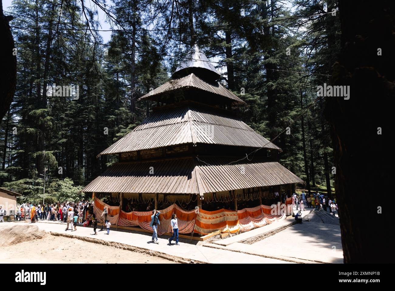 Himachal pradesh tradition ritual hi-res stock photography and images ...