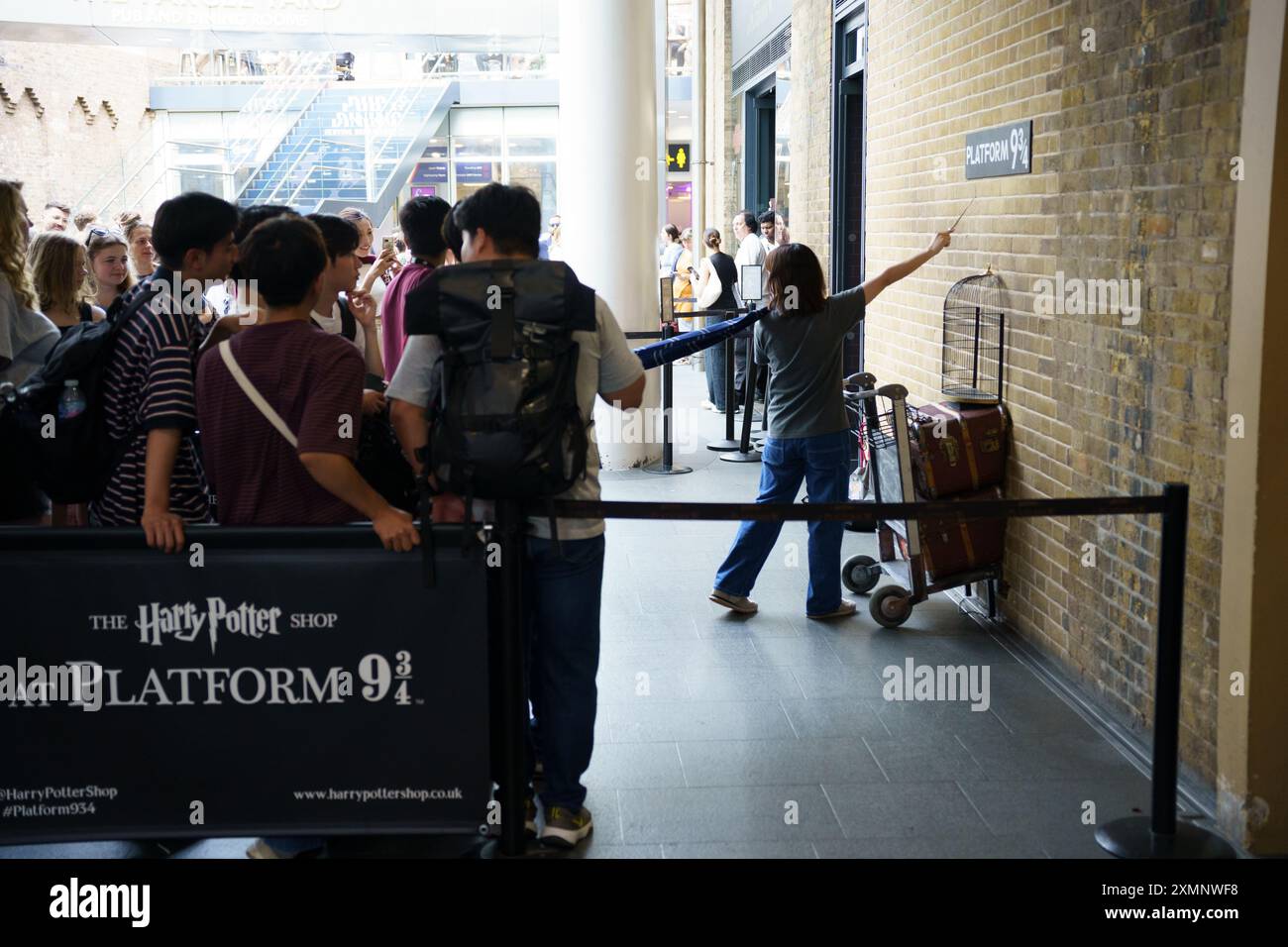 London, United Kingdom, july 20th 2024. Platform 9 3-4 at king's cross ...