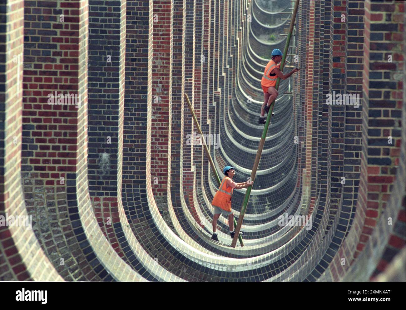 Repointing the 11.3 million bricks in the Ouse Valley Viaduct at ...