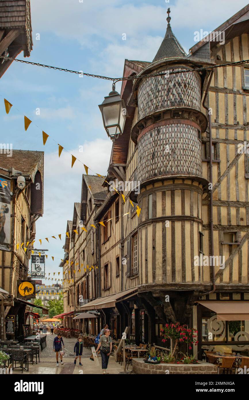 Beautiful historic buildings in old hi-res stock photography and images ...